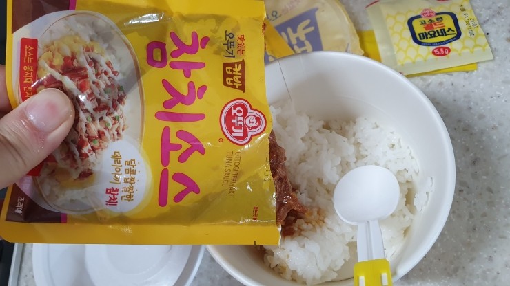 오뚜기 컵밥조리법 후기 참치마요덮밥 Vs 오삼불고기덮밥 네이버 블로그
